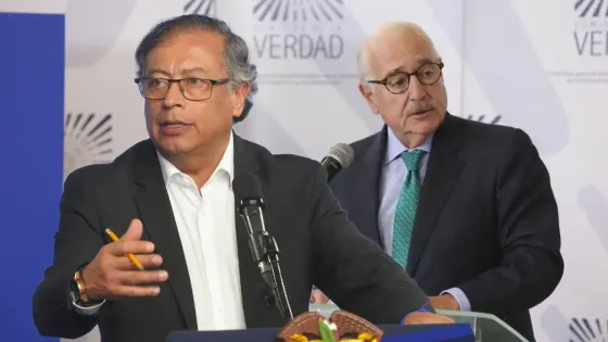 Petro y Pastrana en pulso político tras denuncia por injuria | KienyKe